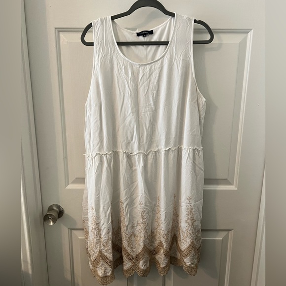 ANDREE BY UNIT | Dresses | Andree White Dress With Gold Lace Trim ...